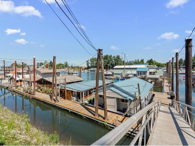 535 NE Bridgeton Rd, Unit 5, Portland, OR 97211 | MLS #353298