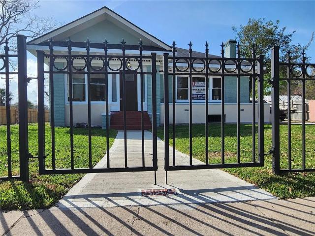 535 S Carancahua Street