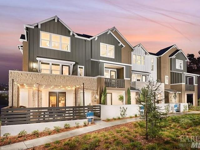 535 Semillon Ln, Santa Rosa, CA 95403