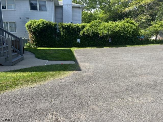 535 Summit Ave