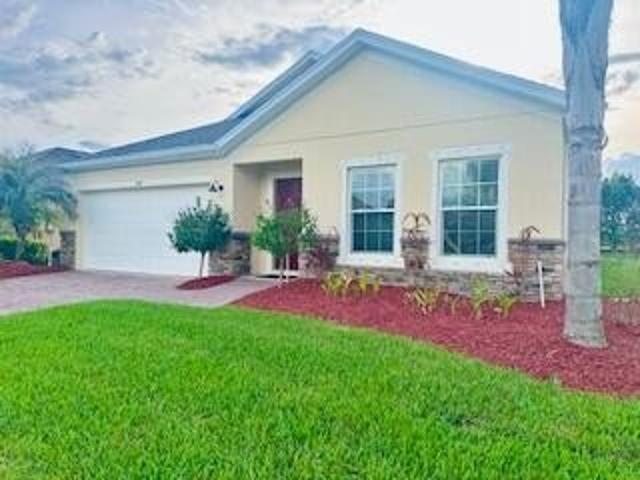 535 Valencia Cir SW, Vero Beach, FL 32968