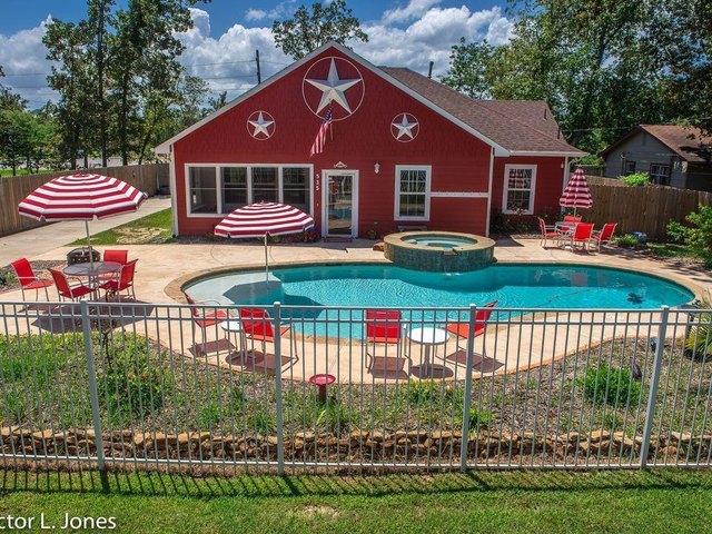 535 Palmetto Dr, Livingston, TX 77351