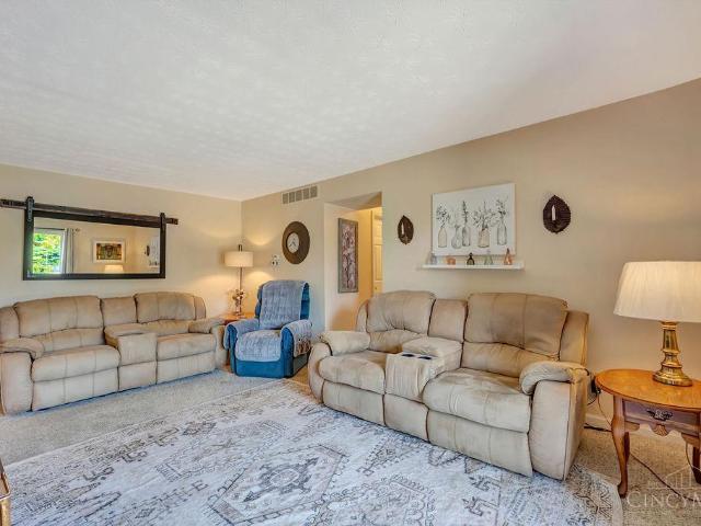 5365 Camelot Drive