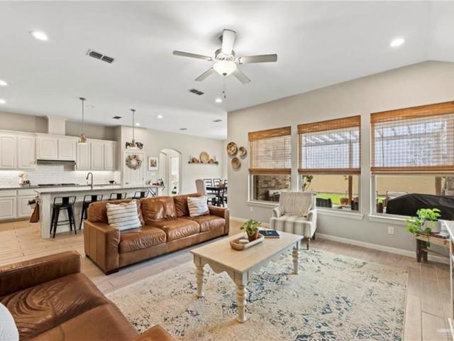 5365 Escondido Pass
