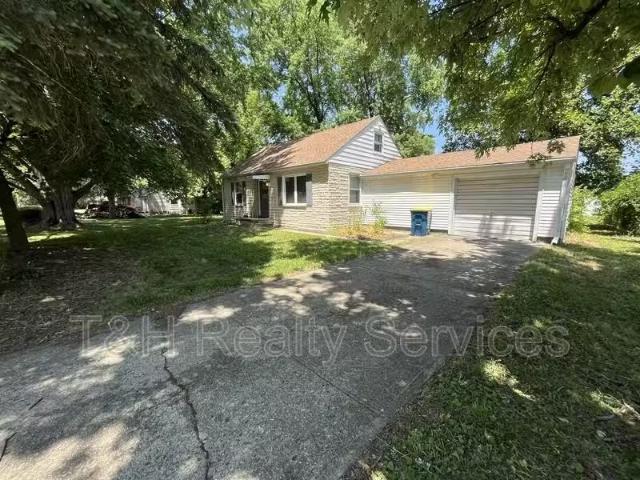 53660286 8918 Birch St