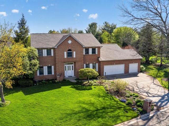 53660 Woodfield Ln, Bristol, IN 46507