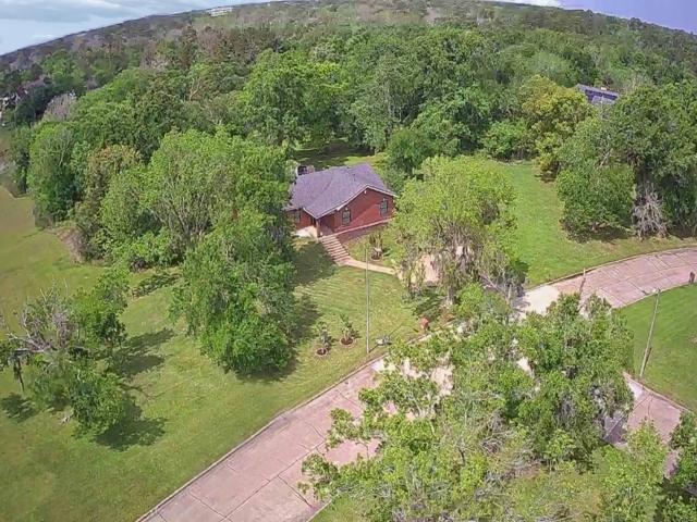 5366 Apple Blossom Ln, Friendswood, TX 77546 | MLS #20815 | Compass