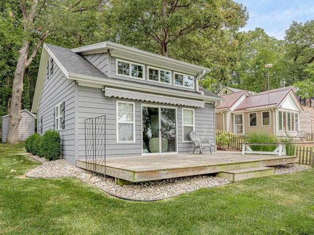 5367 W Diamond Lake Rd, Wawaka, IN 46794