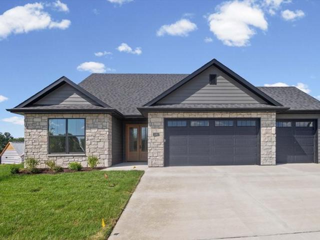 5360 Athena Dr, Columbia, MO 65203