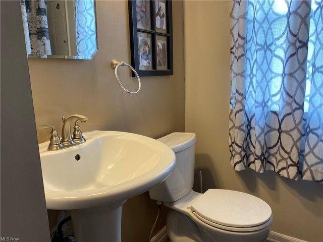 5360 E 131st St, Garfield Heights, OH 44125