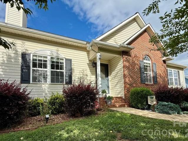 5360 Stonegate Farm Dr, Granite Falls, NC 28630