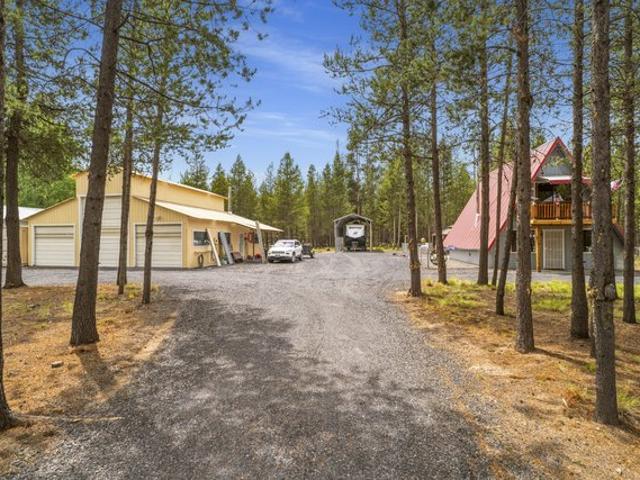 53619 Day Rd, La Pine, OR 97739
