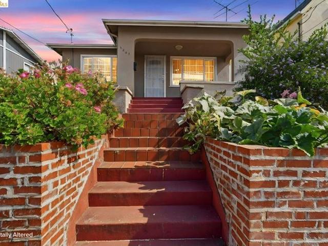 5362 Foothill Blvd, Oakland, CA 94601