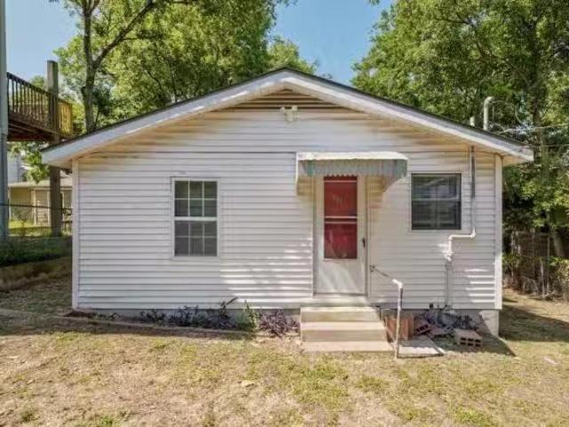 53639167 1906 E 9th St