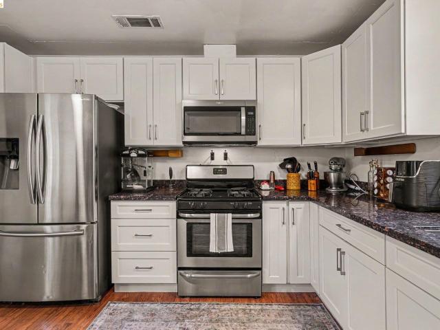 536 4Th St