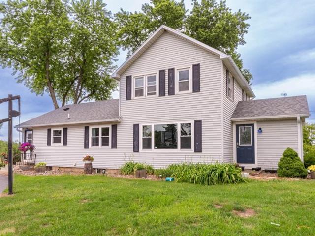 536 89th St, Twin Lakes, WI 53181
