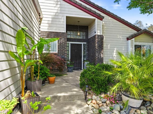 536 Country Oak Drive
