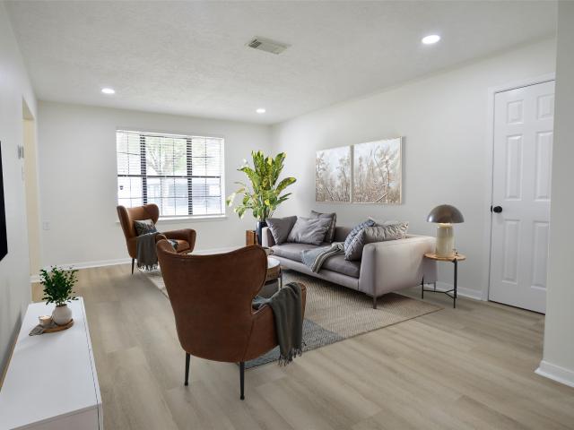 536 Castlelake Drive