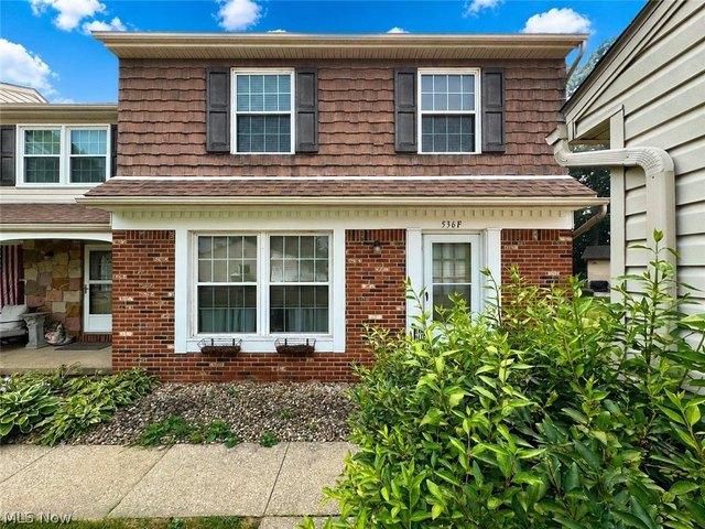 536 Austin Dr, Barberton, OH 44203