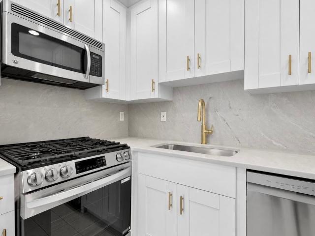 536 Grand St # 401