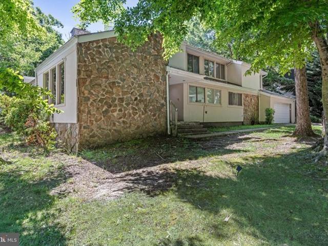 536 Heartwood Dr, Cherry Hill, NJ 08003