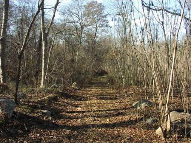 536 Highland Rd, Tiverton, RI 02878 | MLS #1415