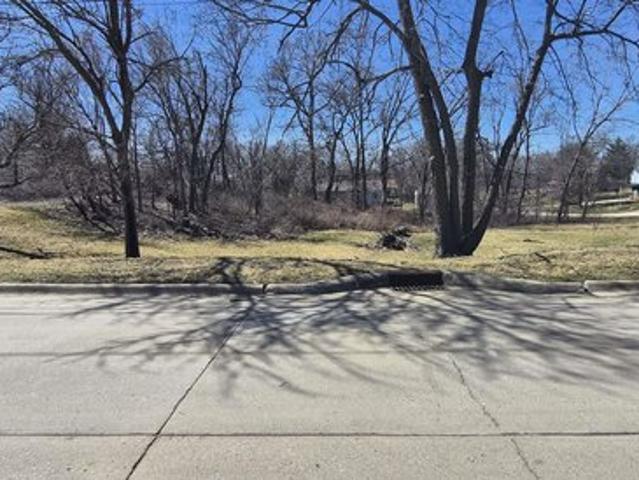 536 N 3rd St, Centerville, IA 52544