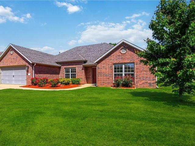 536 N Fox Meadows Ln, Fayetteville, AR 72704