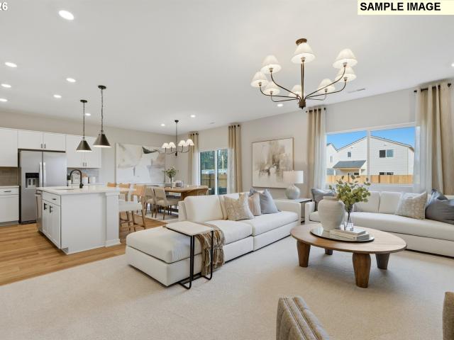 536 NW Wagon Way