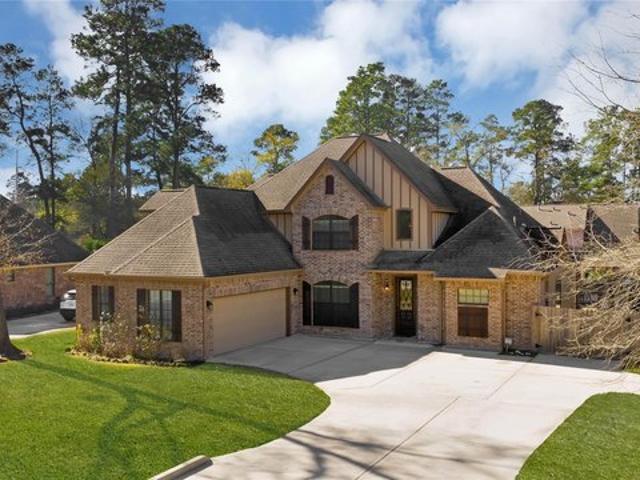536 Stephen F Austin Dr, Conroe, TX 77302