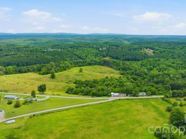 536 Pea Ridge Rd, Mill Spring, NC 28756