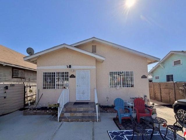 536 W 42nd St, Los Angeles, CA 90037