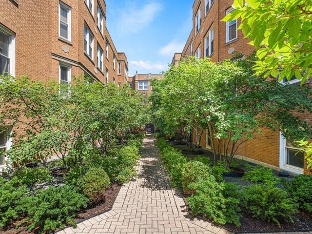 536 W Belmont Ave Unit 2S, Chicago, IL 60657