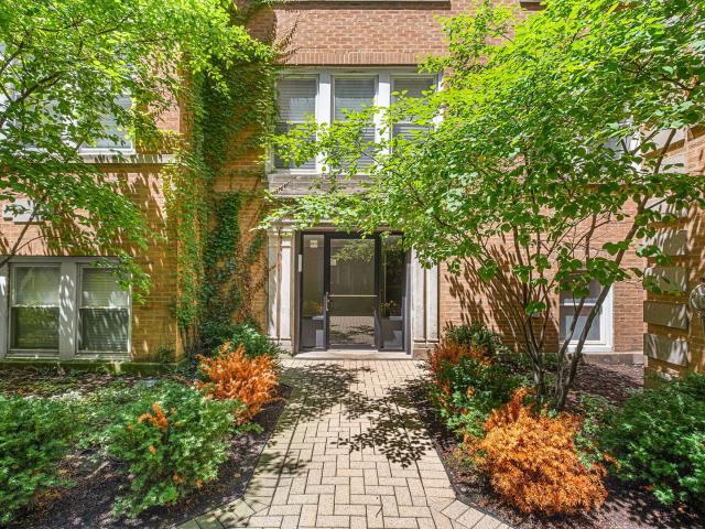 536 W Belmont Avenue # 2S