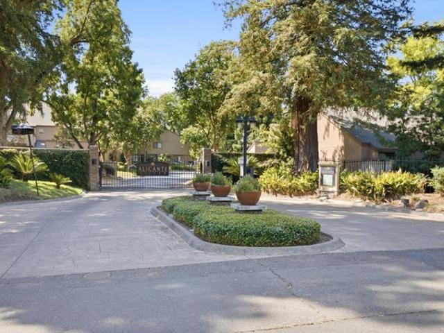536 Woodside Oaks Apt 7, Sacramento, CA 95825
