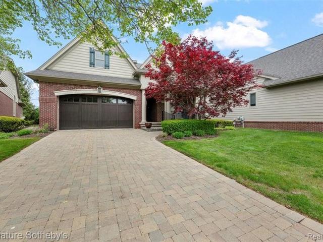 5375 Pembrooke Crossing Ct, West Bloomfield Township, MI 48322