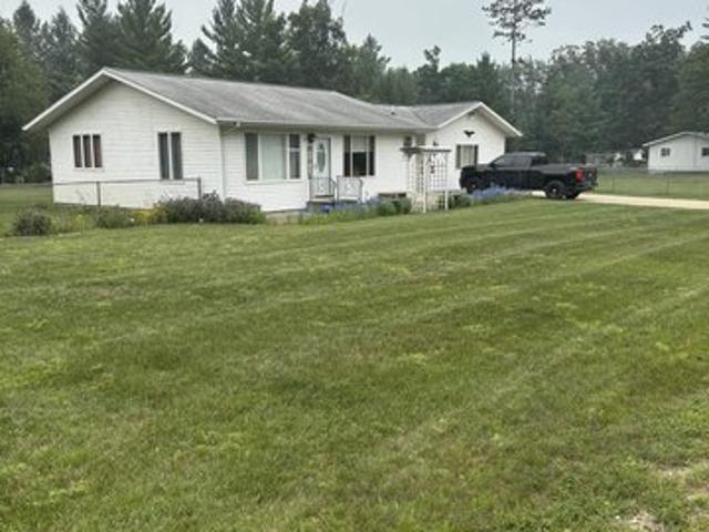 5377 Wildwood Dr, Prescott, MI 48756