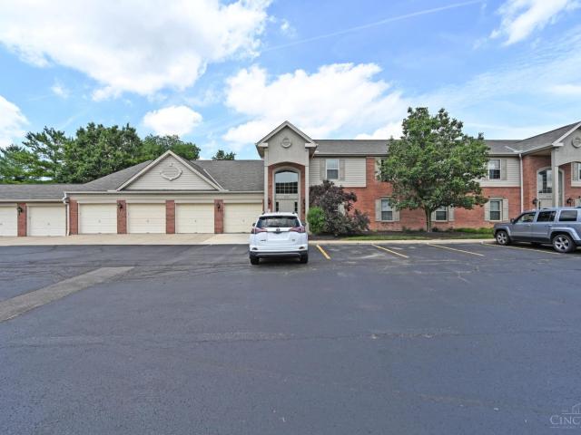 5370 Meadow Walk Lane