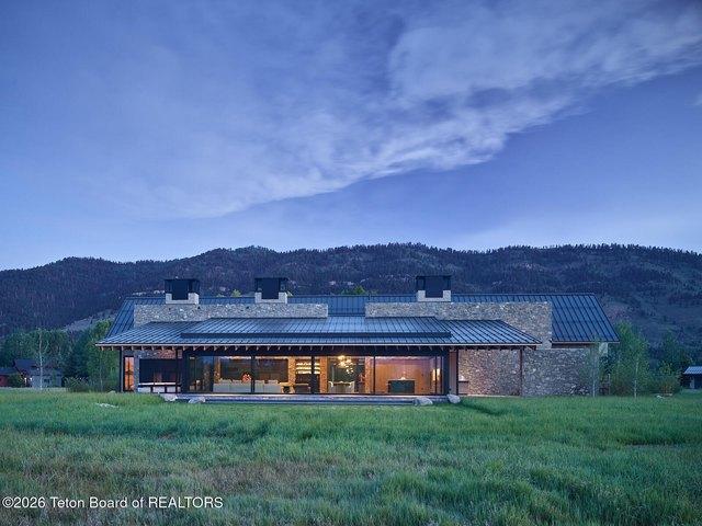 5370 W Fallen Pine Dr, Wilson, WY 83014