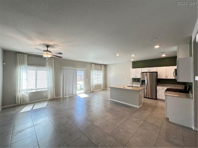 5370 White Butterfly Street