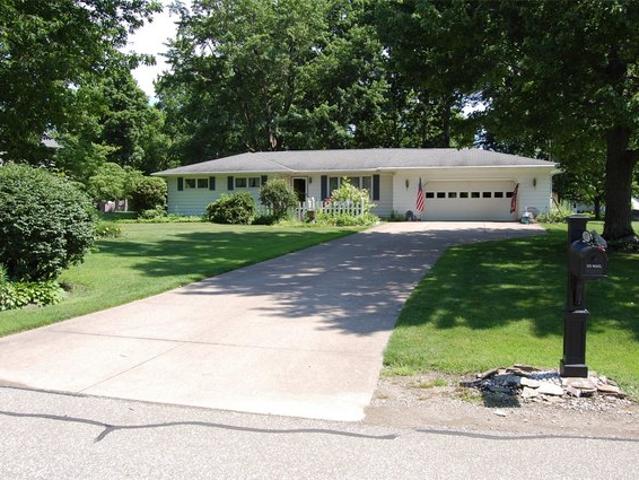 5371 Sunrise Cir, Fairview, PA 16415