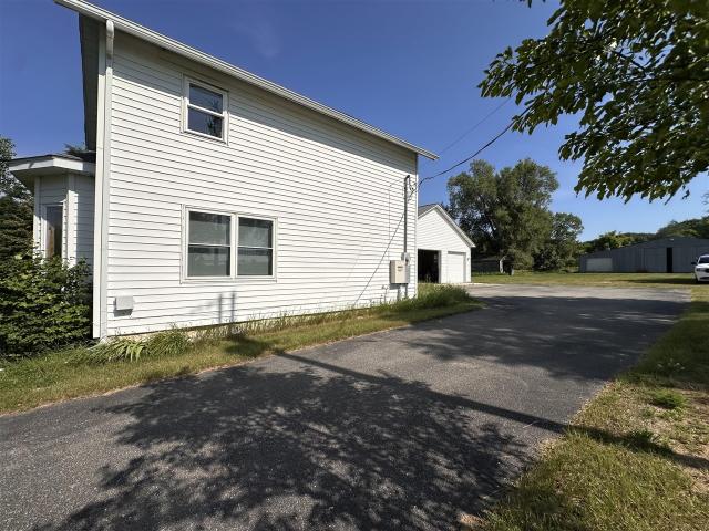 5372 W 8th