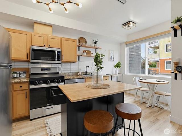 537 225th Ln NE Unit C102, Sammamish, WA 98074
