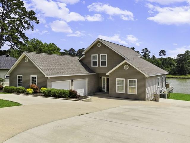 537 Caney Creek Dr, Livingston, TX 77351