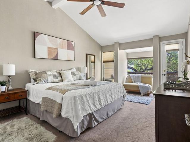537 Demarett Dr, Lago Vista, TX 78645