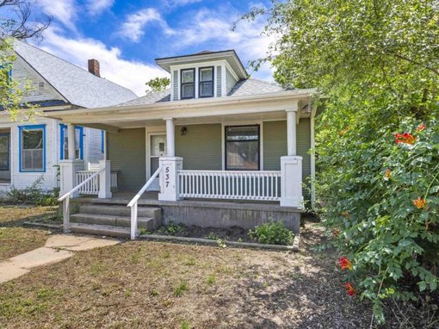 537 E Avenue B, Hutchinson, KS 67501