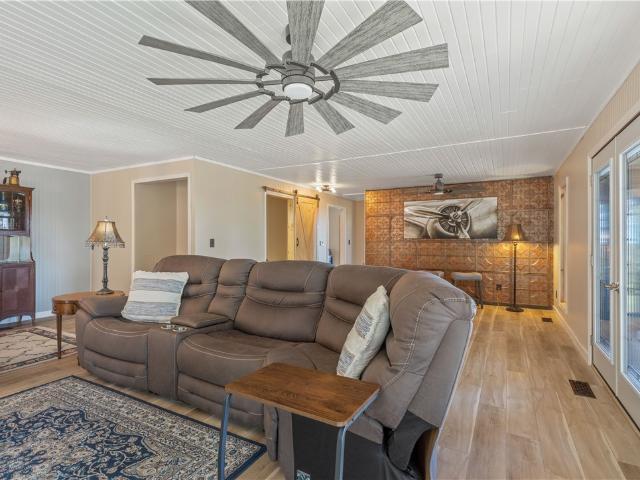 537 Eagles Lane