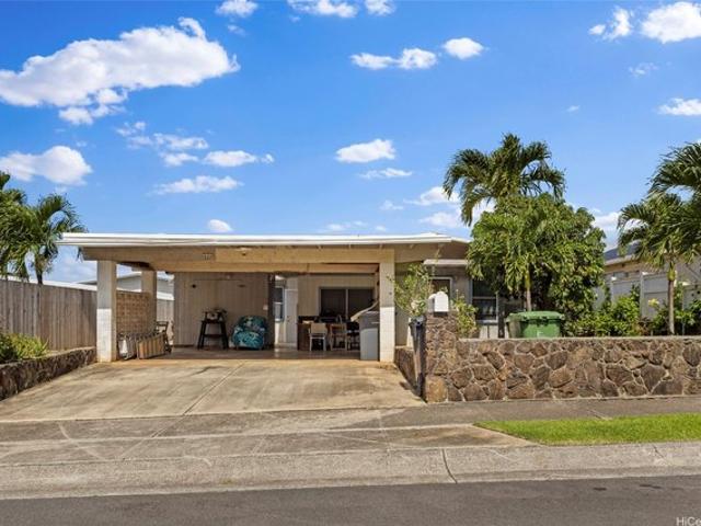 537 Kekupua St, Honolulu, HI 96825