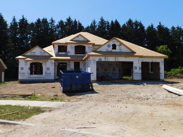 537 Hawks Ridge Rd, Grafton, WI 53024