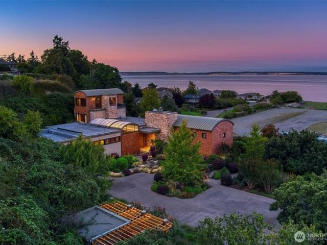 537 Jackson St, Port Townsend, WA 98368